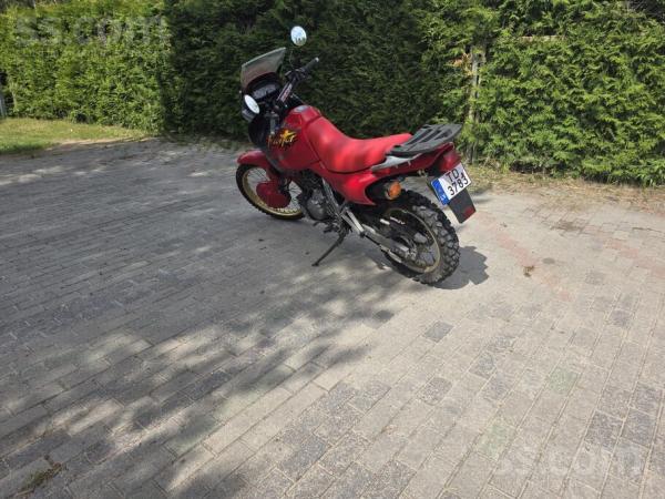 Honda NX 650 1995 Rīga, ar dzinēja tilpumu 0.65 L un nobraukumu 0 tūkst. km par 2800 €, foto 4 vietnē AUTOMOTO.COM.LV