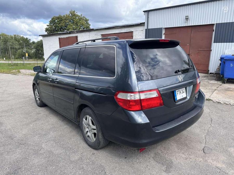 Pelēks Honda Odyssey 2005 Viļņa, ar dzinēja tilpumu 3.47 L un nobraukumu 300 tūkst. km par 4200 €, foto 7 vietnē AUTOMOTO.COM.LV