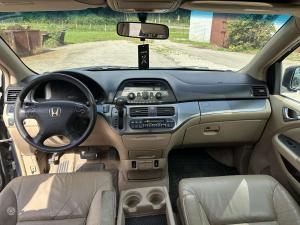 Pelēks Honda Odyssey 2005 Viļņa, ar dzinēja tilpumu 3.47 L un nobraukumu 300 tūkst. km par 4200 €, foto 10 vietnē AUTOMOTO.COM.LV