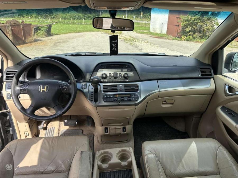 Pelēks Honda Odyssey 2005 Viļņa, ar dzinēja tilpumu 3.47 L un nobraukumu 300 tūkst. km par 4200 €, foto 10 vietnē AUTOMOTO.COM.LV
