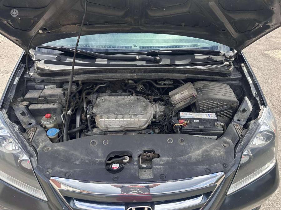 Pelēks Honda Odyssey 2005 Viļņa, ar dzinēja tilpumu 3.47 L un nobraukumu 300 tūkst. km par 4200 €, foto 14 vietnē AUTOMOTO.COM.LV