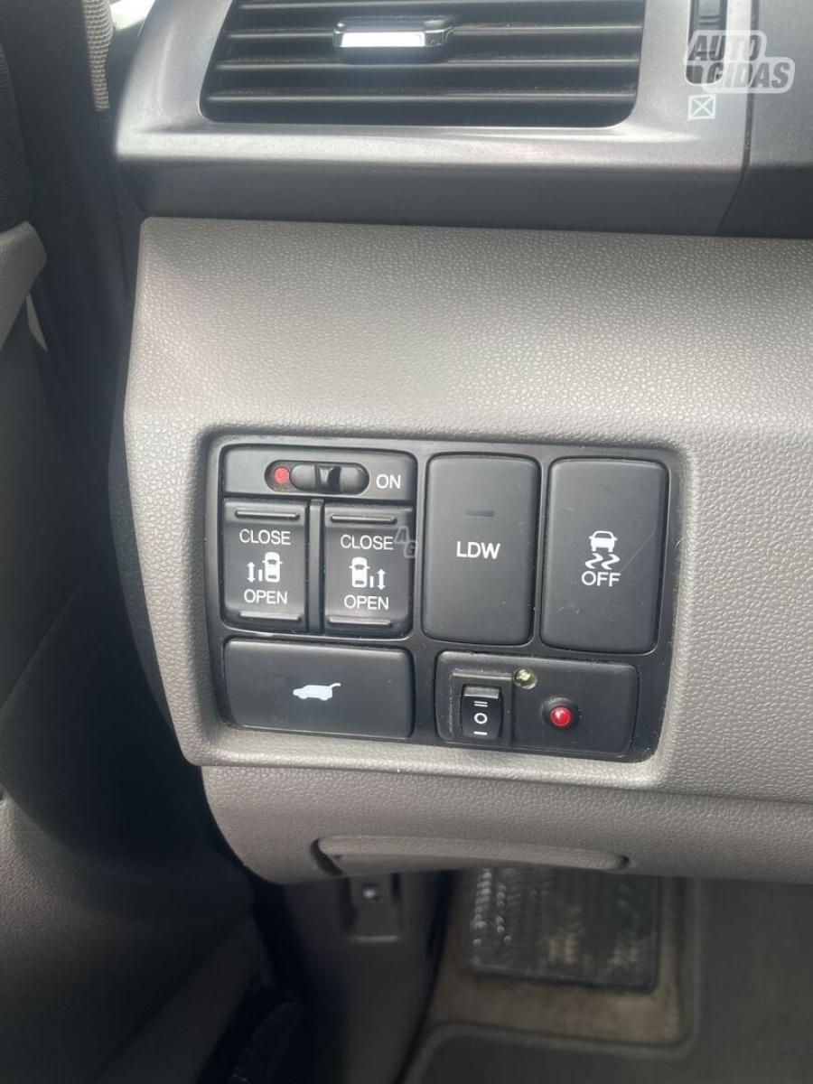 Balts Honda Odyssey 2014 Alīta, ar dzinēja tilpumu 3.50 L un nobraukumu 246 tūkst. km par 11000 €, foto 19 vietnē AUTOMOTO.COM.LV