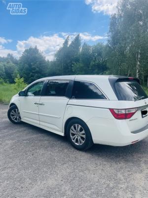 Balts Honda Odyssey 2014 Alīta, ar dzinēja tilpumu 3.50 L un nobraukumu 246 tūkst. km par 11000 €, foto 4 vietnē AUTOMOTO.COM.LV