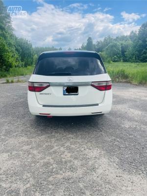 Balts Honda Odyssey 2014 Alīta, ar dzinēja tilpumu 3.50 L un nobraukumu 246 tūkst. km par 11000 €, foto 5 vietnē AUTOMOTO.COM.LV
