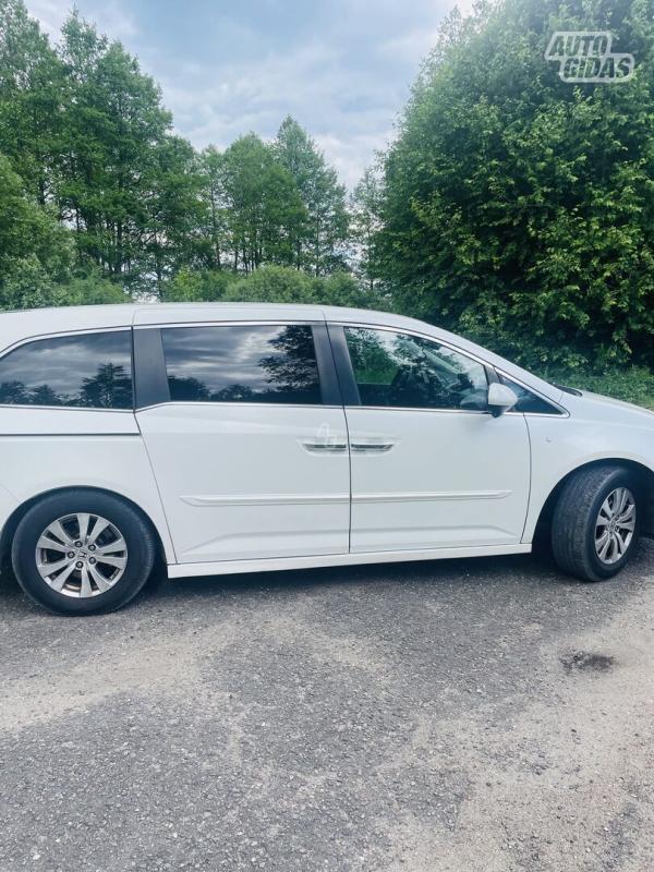White Honda Odyssey 2014 in Alytus, with an engine capacity of 3.50 L and mileage of 246 thousand km for 11000 €, photo 6 on AUTOMOTO.COM.LV