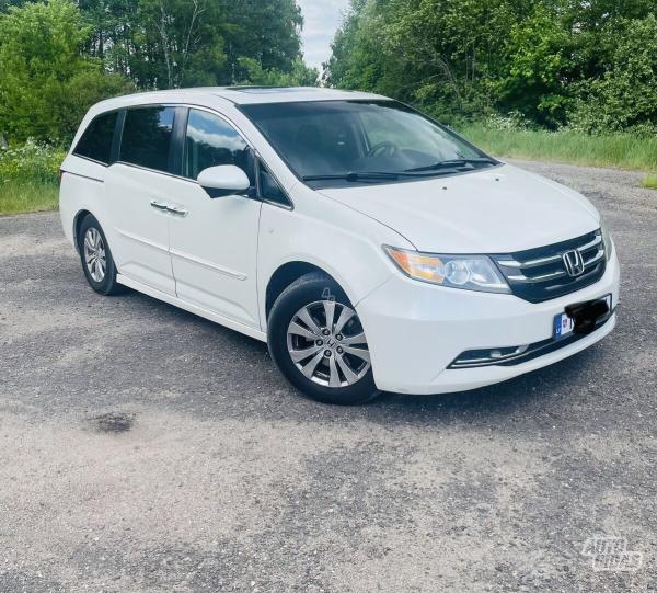 White Honda Odyssey 2014 in Alytus, with an engine capacity of 3.50 L and mileage of 246 thousand km for 11000 €, photo 7 on AUTOMOTO.COM.LV