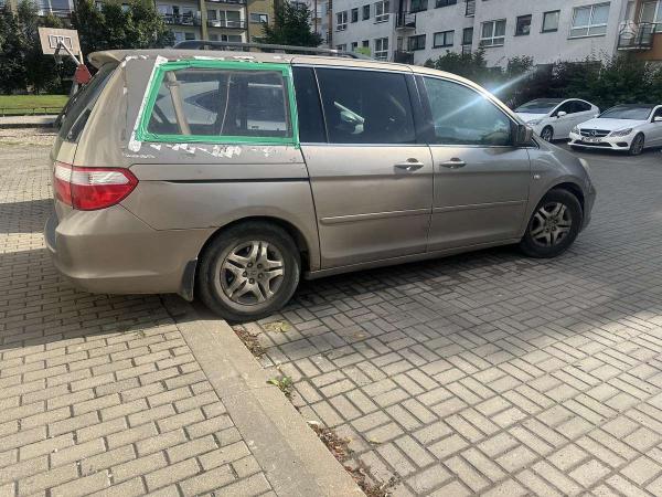 Dzeltens Honda Odyssey 2007 Viļņa, ar dzinēja tilpumu 3.50 L un nobraukumu 300 tūkst. km par 1200 €, foto 3 vietnē AUTOMOTO.COM.LV