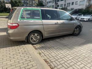 Dzeltens Honda Odyssey 2007 Viļņa, ar dzinēja tilpumu 3.50 L un nobraukumu 300 tūkst. km par 1200 €, foto 4 vietnē AUTOMOTO.COM.LV