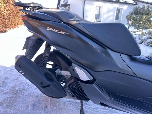 Melns Honda PCX 2022 Šauļi, ar dzinēja tilpumu 0.13 L un nobraukumu 11 tūkst. km par 2390 €, foto 7 vietnē AUTOMOTO.COM.LV