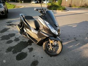 Melns Honda PCX 2023 Kauņa, ar dzinēja tilpumu 0.13 L un nobraukumu 5 tūkst. km par 2350 €, foto 6 vietnē AUTOMOTO.COM.LV