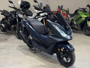 Синий Хонда PCX 2024 в Шяуляй, объемом двигателя 0.13 л и пробегом 2 тыс. км за 2750 €, фото  на AUTOMOTO.COM.LV