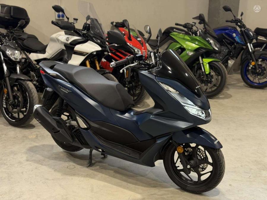 Синий Хонда PCX 2024 в Шяуляй, объемом двигателя 0.13 л и пробегом 2 тыс. км за 2750 €, фото 4 на AUTOMOTO.COM.LV