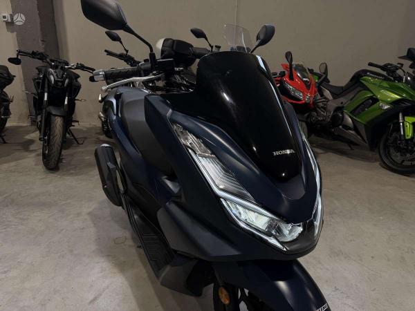 Синий Хонда PCX 2024 в Шяуляй, объемом двигателя 0.13 л и пробегом 2 тыс. км за 2750 €, фото 5 на AUTOMOTO.COM.LV