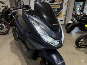 Синий Хонда PCX 2024 в Шяуляй, объемом двигателя 0.13 л и пробегом 2 тыс. км за 2500 €, фото 4 на AUTOMOTO.COM.LV
