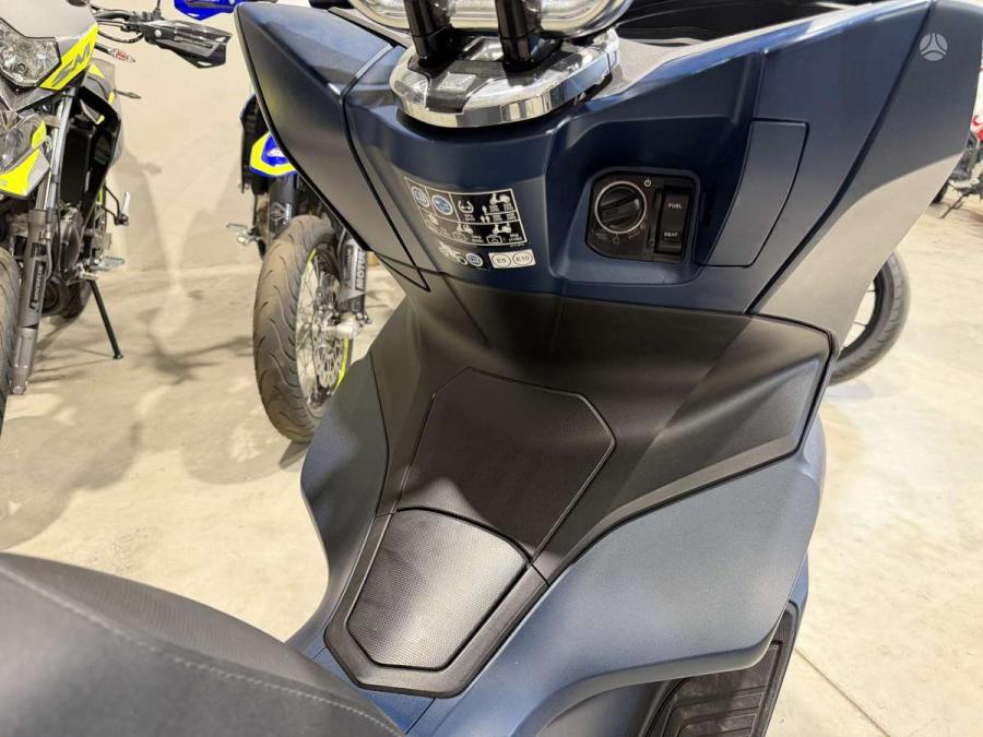 Синий Хонда PCX 2024 в Шяуляй, объемом двигателя 0.13 л и пробегом 2 тыс. км за 2500 €, фото 9 на AUTOMOTO.COM.LV
