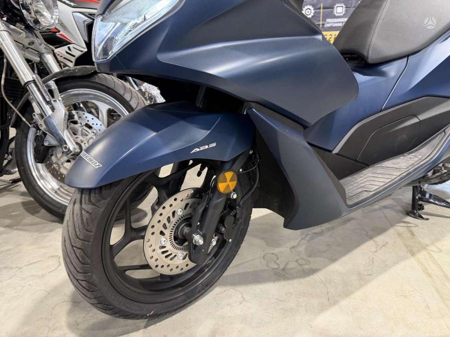 Синий Хонда PCX 2024 в Шяуляй, объемом двигателя 0.13 л и пробегом 2 тыс. км за 2500 €, фото 11 на AUTOMOTO.COM.LV