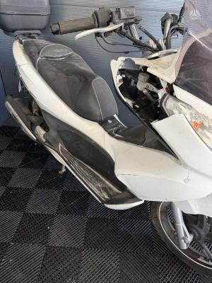 Honda PCX 2013 Tauragė, ar dzinēja tilpumu 0.13 L un nobraukumu 25 tūkst. km par 800 €, foto 3 vietnē AUTOMOTO.COM.LV