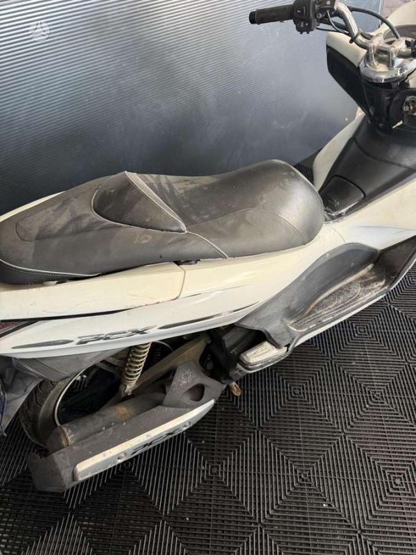 Honda PCX 2013 Tauragė, ar dzinēja tilpumu 0.13 L un nobraukumu 25 tūkst. km par 800 €, foto 4 vietnē AUTOMOTO.COM.LV