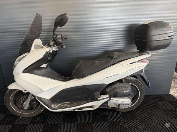 Honda PCX 2013 Tauragė, ar dzinēja tilpumu 0.13 L un nobraukumu 25 tūkst. km par 800 €, foto 8 vietnē AUTOMOTO.COM.LV