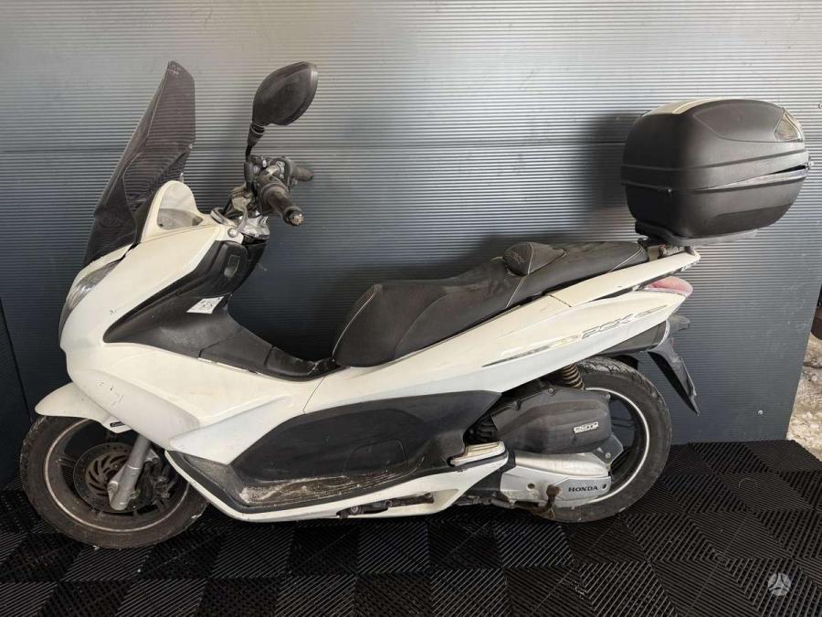 Honda PCX 2013 Tauragė, ar dzinēja tilpumu 0.13 L un nobraukumu 25 tūkst. km par 800 €, foto 8 vietnē AUTOMOTO.COM.LV