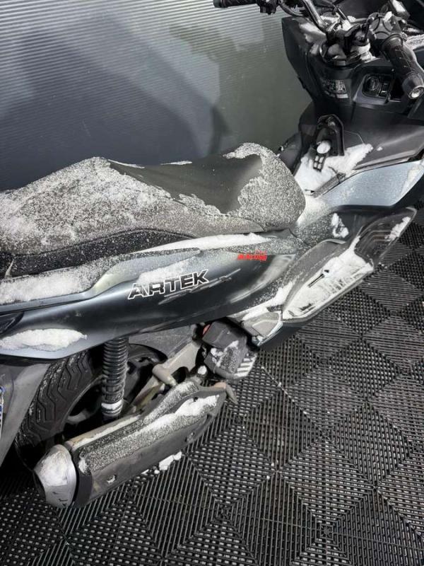Honda PCX 2022 in Taurage, with an engine capacity of 0.13 L and mileage of 5 thousand km for 1350 €, photo 8 on AUTOMOTO.COM.LV