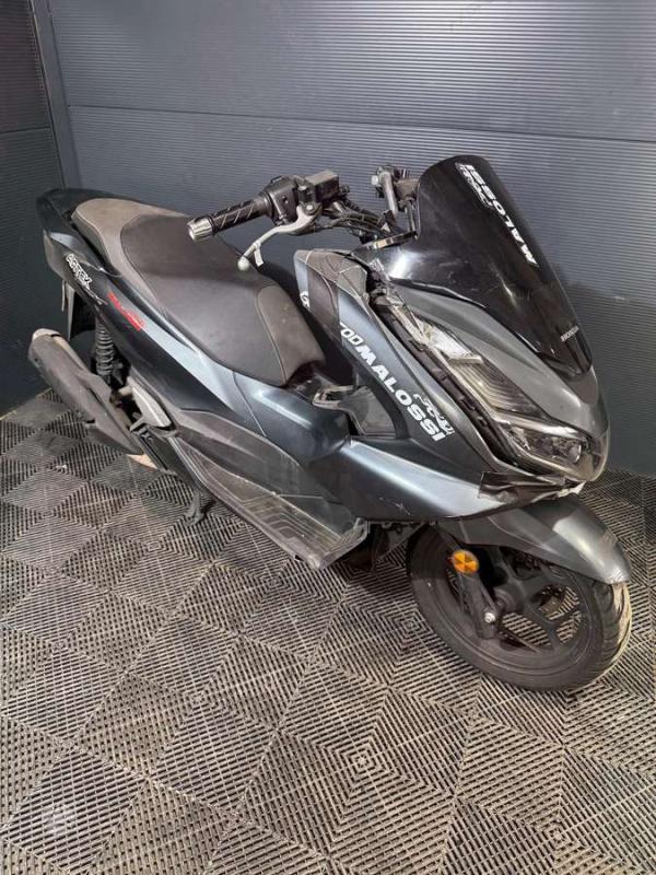 Хонда PCX 2022 в Таураге, объемом двигателя 0.13 л и пробегом 10 тыс. км за 1200 €, фото 7 на AUTOMOTO.COM.LV