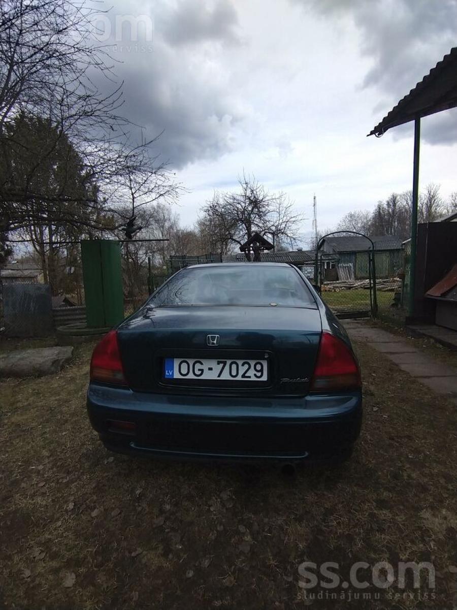 Green Honda Prelude 1993 in Daugavpils, with an engine capacity of 2.20 L and mileage of 200 thousand km for 4000 €, photo 3 on AUTOMOTO.COM.LV