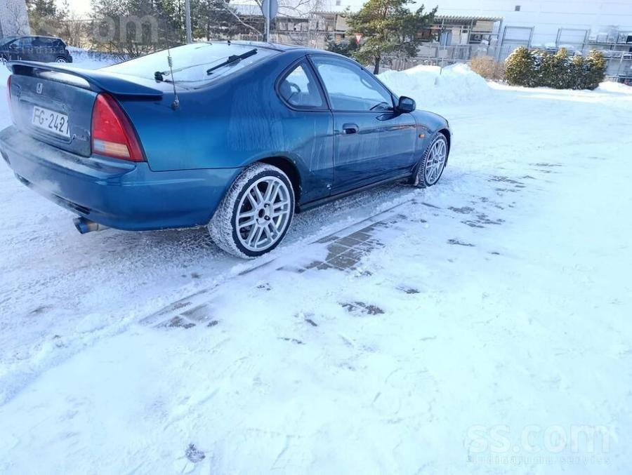 Green Honda Prelude 1994 in Jekabpils, with an engine capacity of 2.00 L and mileage of 308 thousand km for 2800 €, photo 3 on AUTOMOTO.COM.LV