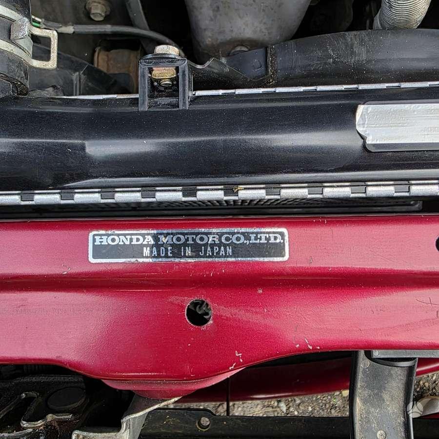 Red Honda Prelude 1994 in Alytus, with an engine capacity of 2.00 L and mileage of 123 thousand km for 6750 €, photo 3 on AUTOMOTO.COM.LV