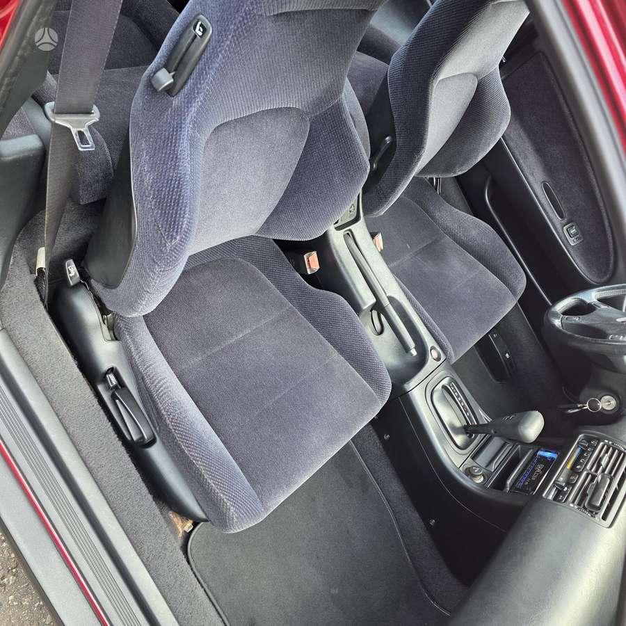 Red Honda Prelude 1994 in Alytus, with an engine capacity of 2.00 L and mileage of 123 thousand km for 6750 €, photo 9 on AUTOMOTO.COM.LV