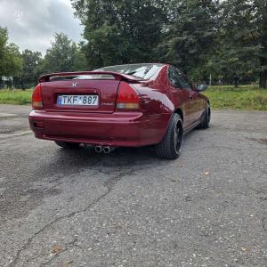Red Honda Prelude 1994 in Alytus, with an engine capacity of 2.00 L and mileage of 123 thousand km for 6750 €, photo 15 on AUTOMOTO.COM.LV
