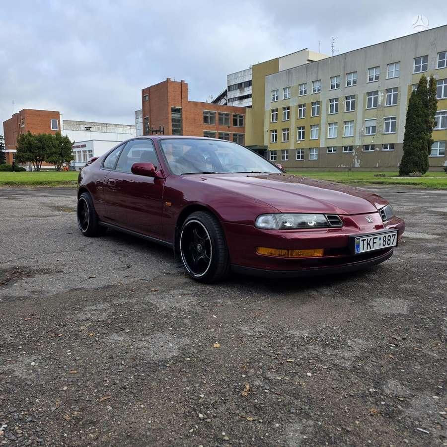 Red Honda Prelude 1994 in Alytus, with an engine capacity of 2.00 L and mileage of 123 thousand km for 6750 €, photo 18 on AUTOMOTO.COM.LV