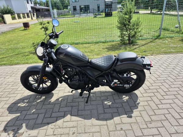 Black Honda Rebel 2020 in Vilnius, with an engine capacity of 0.50 L and mileage of 12 thousand km for 5100 €, photo 4 on AUTOMOTO.COM.LV