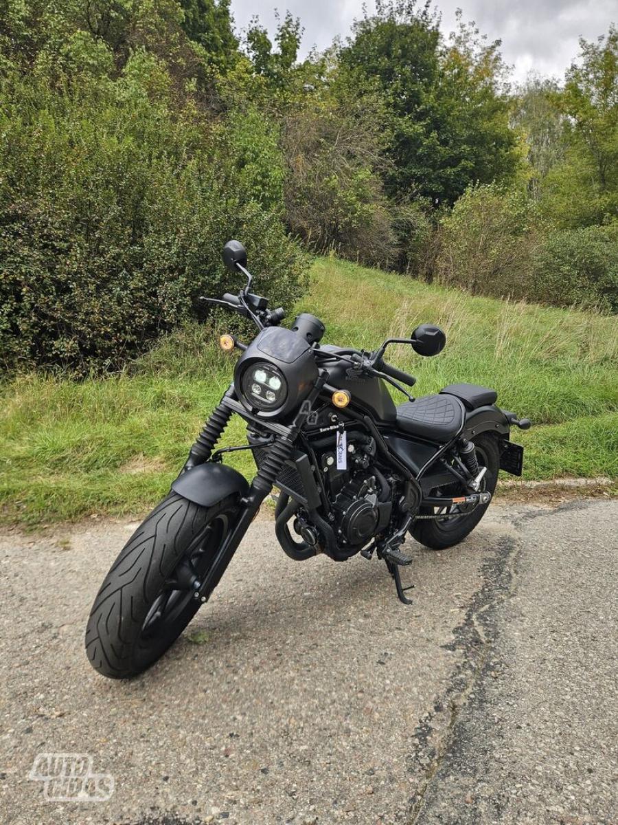 Melns Honda Rebel 2020 Viļņa, ar dzinēja tilpumu 0.50 L un nobraukumu 19 tūkst. km par 4450 €, foto 3 vietnē AUTOMOTO.COM.LV