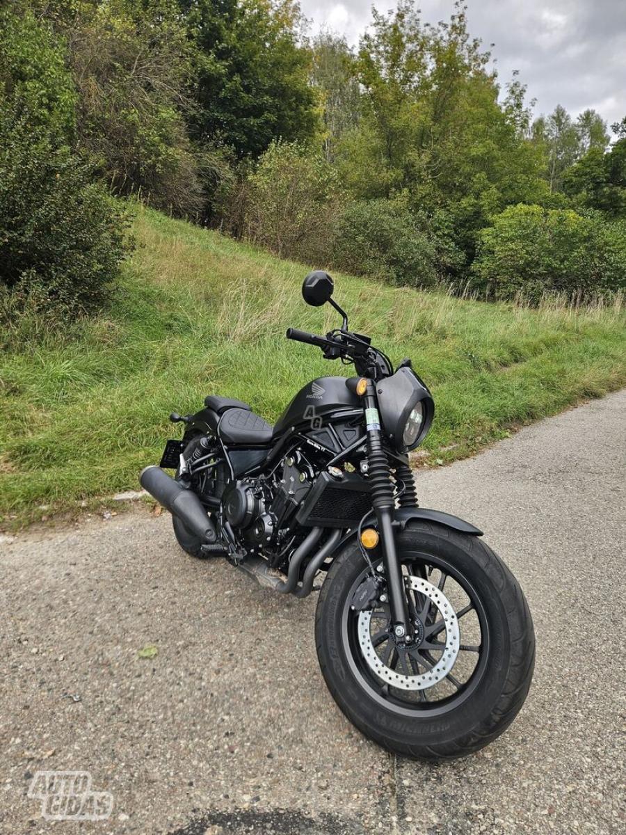 Melns Honda Rebel 2020 Viļņa, ar dzinēja tilpumu 0.50 L un nobraukumu 19 tūkst. km par 4450 €, foto 5 vietnē AUTOMOTO.COM.LV