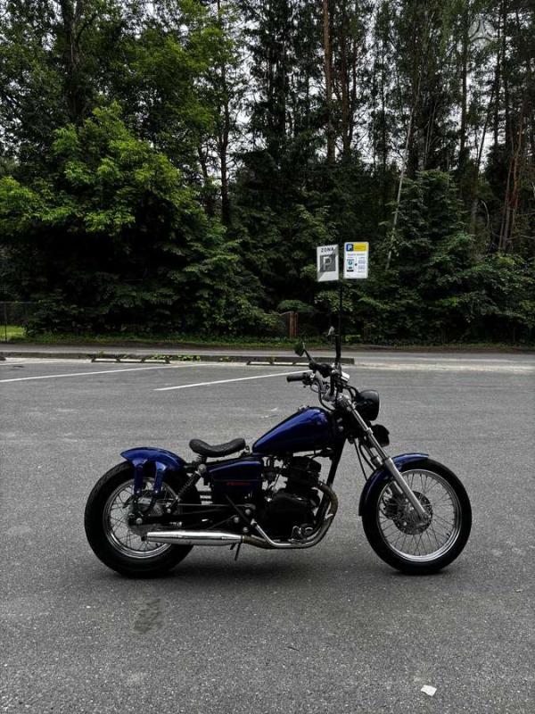 Zils Honda Rebel 1996 Viļņa, ar dzinēja tilpumu 0.13 L un nobraukumu 8 tūkst. km par 1800 €, foto 1 vietnē AUTOMOTO.COM.LV