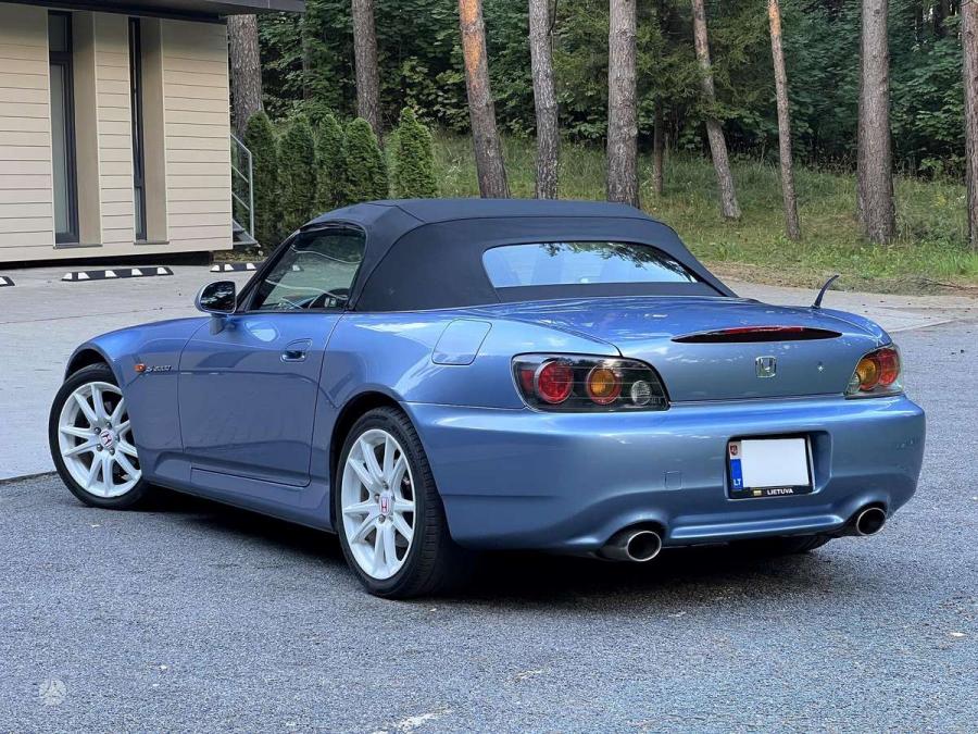 Blue Honda S2000 2006 in Vilnius, with an engine capacity of 2.16 L and mileage of 155 thousand km for 28000 €, photo 4 on AUTOMOTO.COM.LV