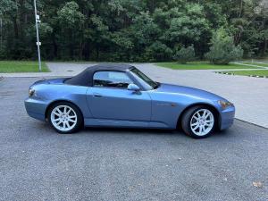 Blue Honda S2000 2006 in Vilnius, with an engine capacity of 2.16 L and mileage of 155 thousand km for 28000 €, photo 6 on AUTOMOTO.COM.LV