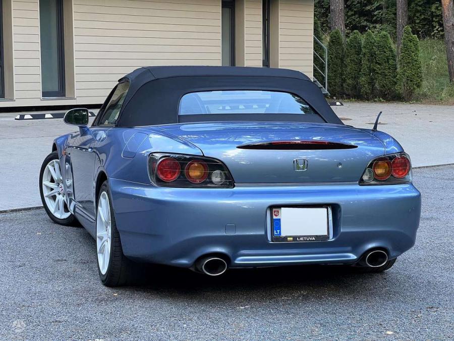 Blue Honda S2000 2006 in Vilnius, with an engine capacity of 2.16 L and mileage of 155 thousand km for 28000 €, photo 7 on AUTOMOTO.COM.LV