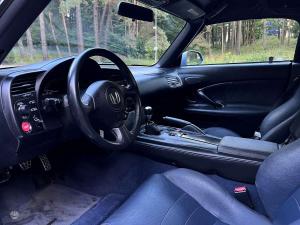 Blue Honda S2000 2006 in Vilnius, with an engine capacity of 2.16 L and mileage of 155 thousand km for 28000 €, photo 11 on AUTOMOTO.COM.LV