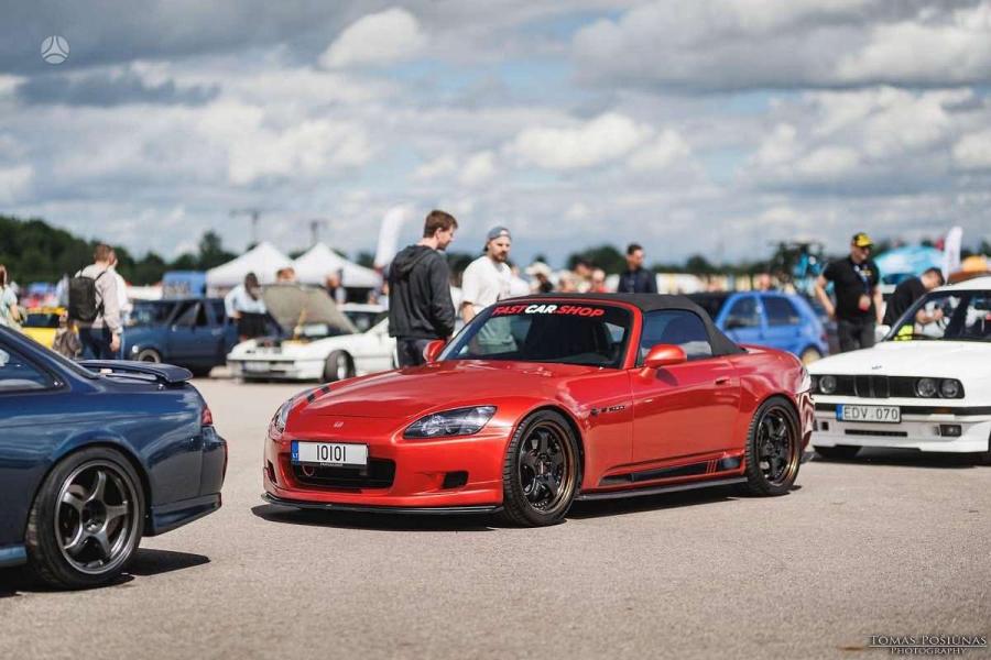 Sarkans Honda S2000 2001 Kauņa, ar dzinēja tilpumu 2.00 L un nobraukumu 117 tūkst. km par 18500 €, foto 3 vietnē AUTOMOTO.COM.LV