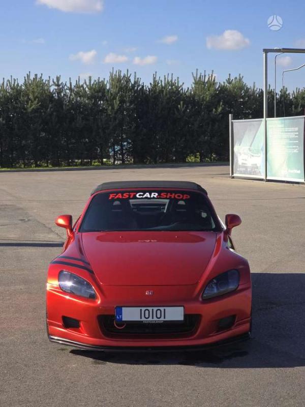Sarkans Honda S2000 2001 Kauņa, ar dzinēja tilpumu 2.00 L un nobraukumu 117 tūkst. km par 18500 €, foto 9 vietnē AUTOMOTO.COM.LV