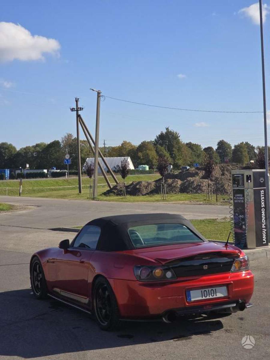 Sarkans Honda S2000 2001 Kauņa, ar dzinēja tilpumu 2.00 L un nobraukumu 117 tūkst. km par 18500 €, foto 13 vietnē AUTOMOTO.COM.LV