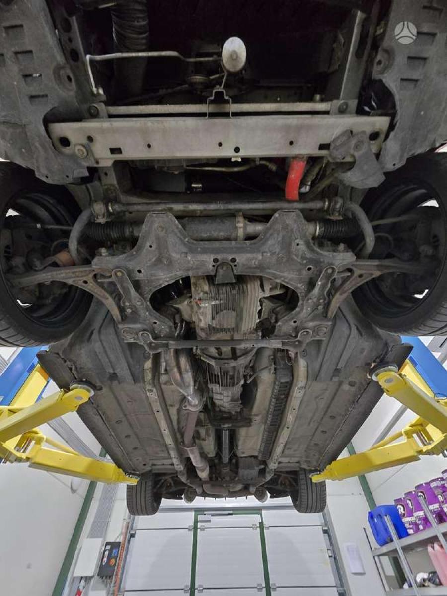 Sarkans Honda S2000 2001 Kauņa, ar dzinēja tilpumu 2.00 L un nobraukumu 117 tūkst. km par 18500 €, foto 18 vietnē AUTOMOTO.COM.LV