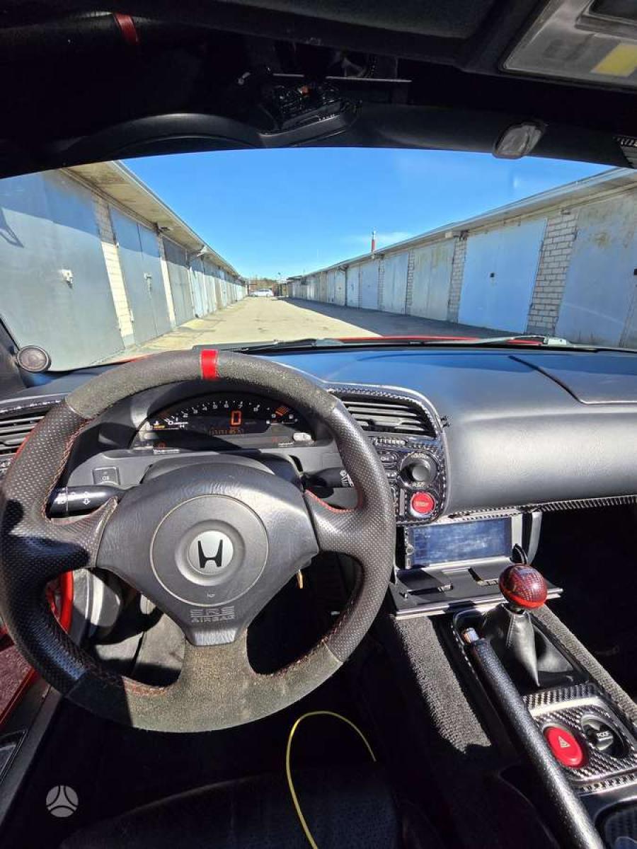 Sarkans Honda S2000 2001 Kauņa, ar dzinēja tilpumu 2.00 L un nobraukumu 117 tūkst. km par 18500 €, foto 19 vietnē AUTOMOTO.COM.LV