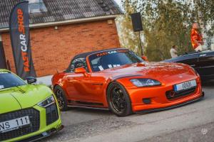 Sarkans Honda S2000 2001 Kauņa, ar dzinēja tilpumu 2.00 L un nobraukumu 117 tūkst. km par 18500 €, foto 24 vietnē AUTOMOTO.COM.LV