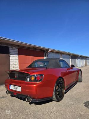 Sarkans Honda S2000 2001 Kauņa, ar dzinēja tilpumu 2.00 L un nobraukumu 117 tūkst. km par 18500 €, foto 28 vietnē AUTOMOTO.COM.LV