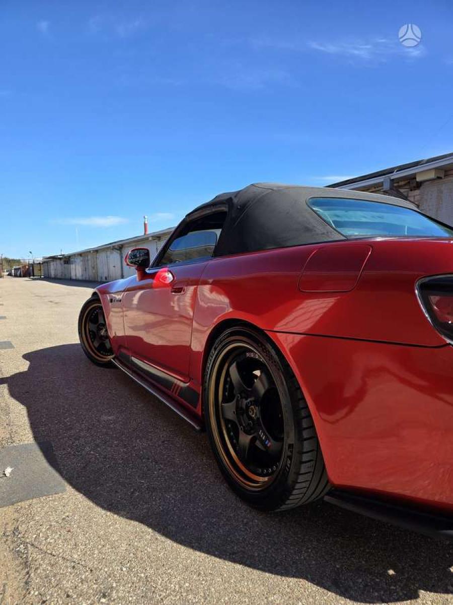 Sarkans Honda S2000 2001 Kauņa, ar dzinēja tilpumu 2.00 L un nobraukumu 117 tūkst. km par 18500 €, foto 29 vietnē AUTOMOTO.COM.LV