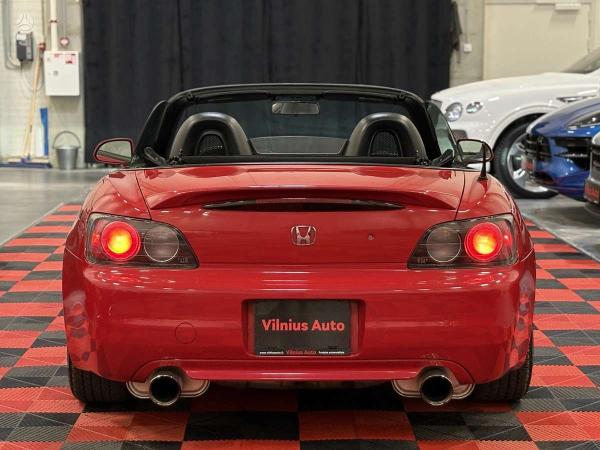 Sarkans Honda S2000 2002 Viļņa, ar dzinēja tilpumu 2.00 L un nobraukumu 286 tūkst. km par 16990 €, foto 5 vietnē AUTOMOTO.COM.LV