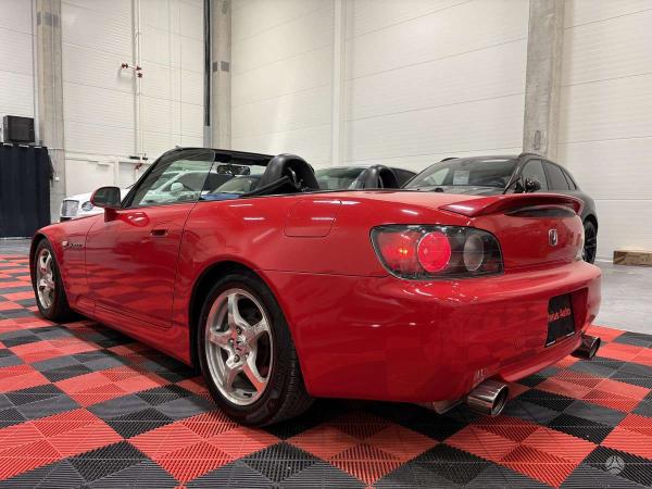 Sarkans Honda S2000 2002 Viļņa, ar dzinēja tilpumu 2.00 L un nobraukumu 286 tūkst. km par 16990 €, foto 6 vietnē AUTOMOTO.COM.LV